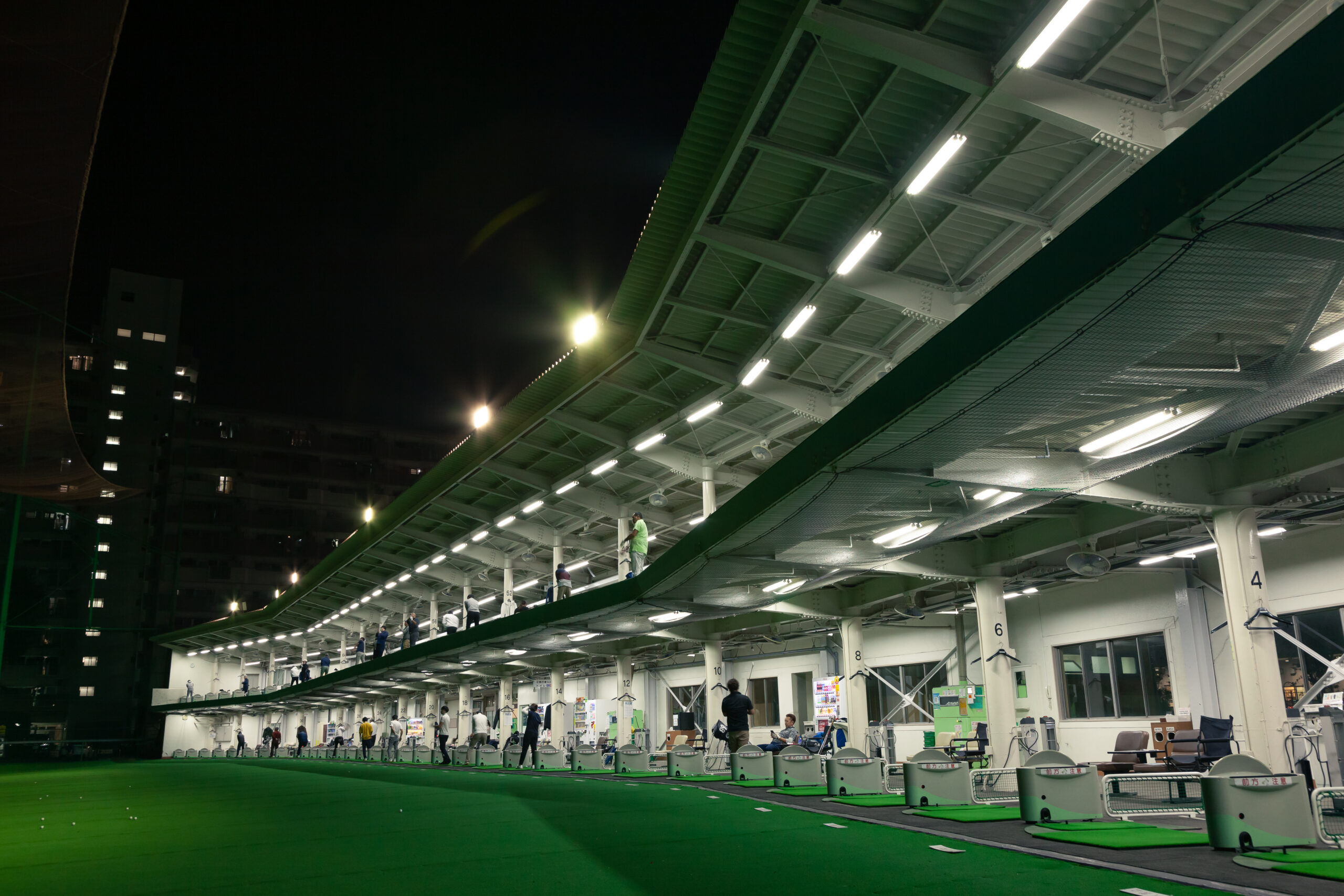 フナボリゴルフ / 駐車場200台のゴルフ練習場 / MOZAIKY